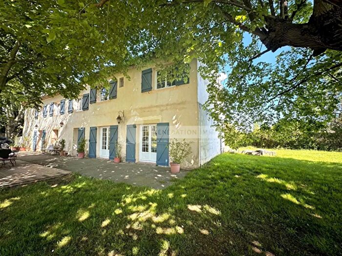 Maison à vendre - Arles, Pont de Crau, Moulès - 6 pièces - 4 chambres