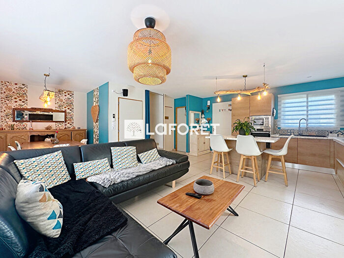 Maison 4 pièces à Saint-Estève, à vendre