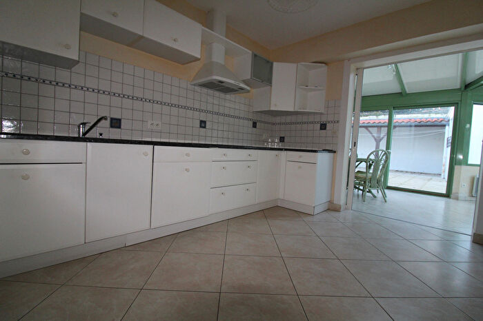 Maison à vendre - La Roche-sur-Yon, Pyramides, Jean-Yole - 6 pièces - 4 chambres