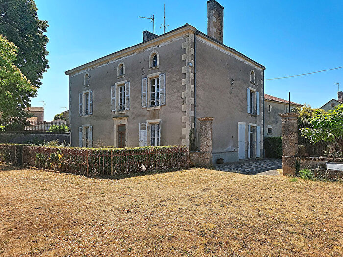 Maison 7 pièces à vendre - Saint-Hilaire-des-Loges