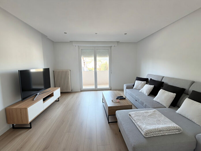 Appartement à vendre - Wintzenheim - 4 pièces - 3 chambres