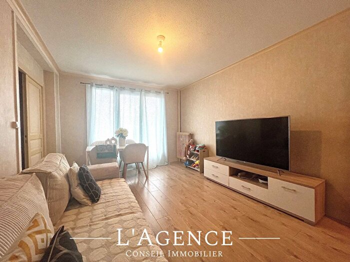 Appartement à louer - Limoges - 4 pièces - 3 chambres