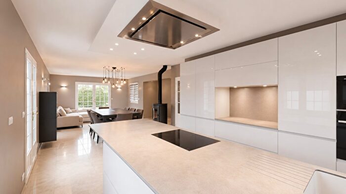 Maison 9 pièces à Pontarlier, Les Pareuses, Toulombief, Les Etraches, à vendre