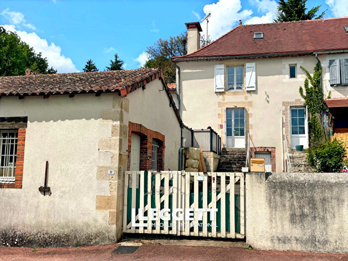 Maison à vendre - Luchapt - 5 pièces - 2 chambres