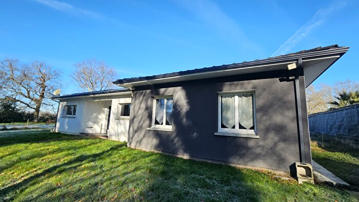 Maison à vendre - Périssac - 4 pièces - 3 chambres