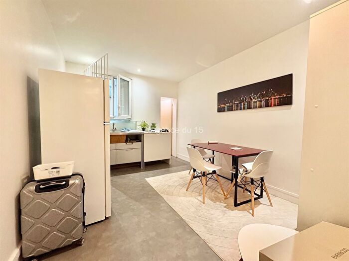Appartement 2 pièces à Paris 7ème, Champ de Mars, à vendre