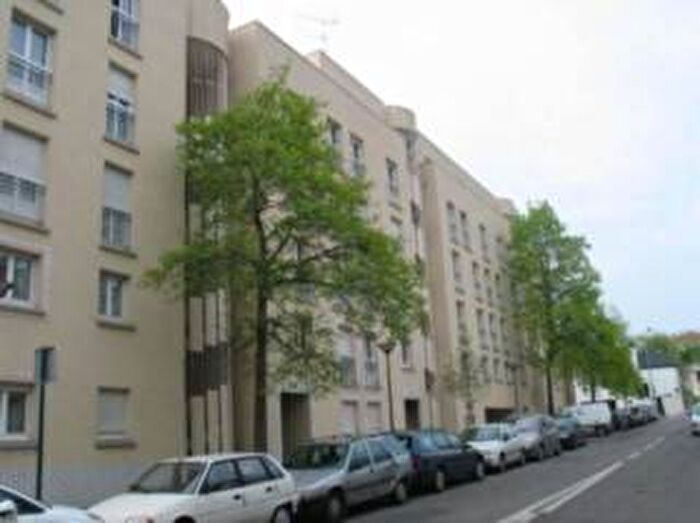 Appartement à louer - République, Suresnes - 2 pièces - 1 chambre