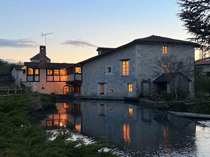 Maison à vendre - Lizant - 7 pièces - 4 chambres