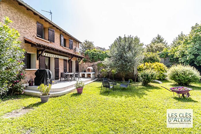 Maison à vendre - Givors, Centre-ville - 5 pièces - 5 chambres