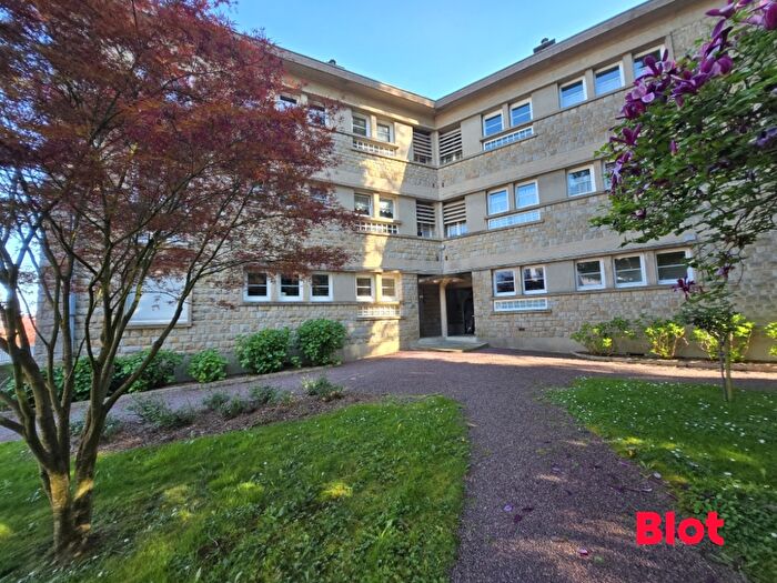 Appartement à vendre - Fougères, Paron, Orières, Ecartelée, Bonabry - 5 pièces - 3 chambres