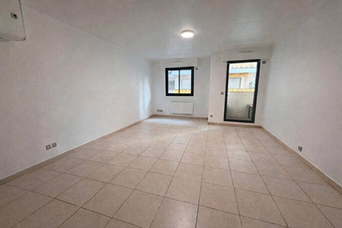 Appartement à louer - Le Port, Nice - 1 pièce