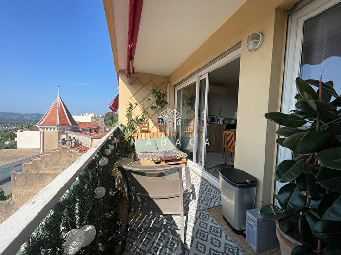 Appartement 4 pièces à Grasse, Centre-ville Sud, à vendre