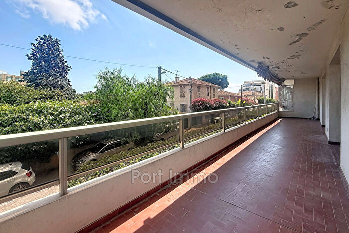 Saint-Laurent-du-Var : Appartement 3 pièces à vendre