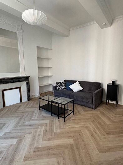 Appartement à louer - Arènes, Nîmes - 2 pièces