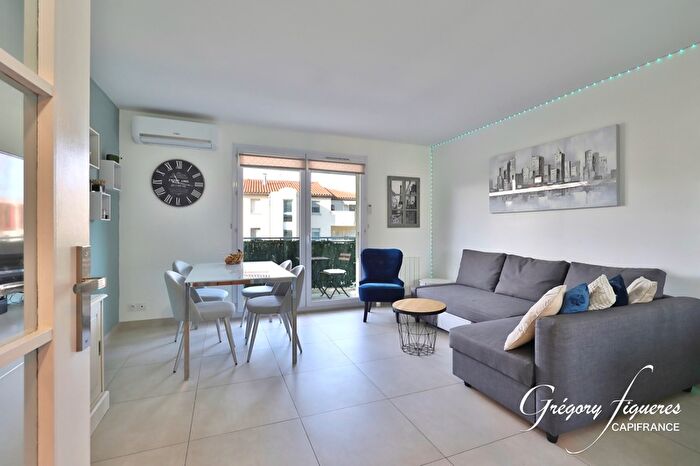 Appartement à vendre - Saint-Priest, Village - 1 pièce - 1 chambre