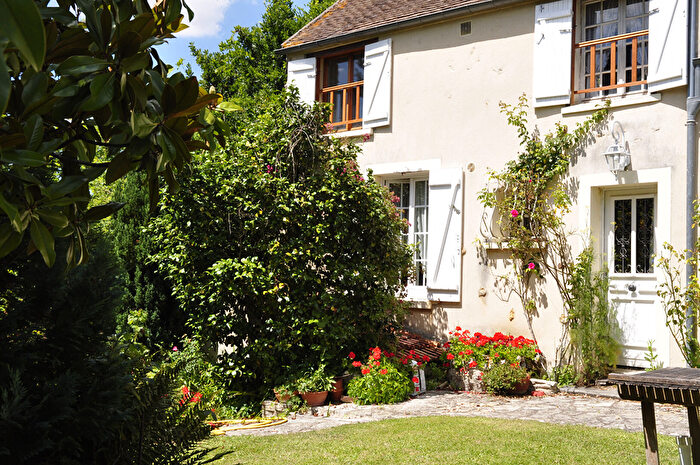 Maison 7 pièces à Jouars-Pontchartrain, à vendre