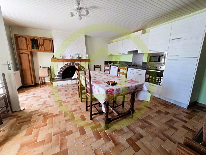 Maison à vendre - Saint-Thomas-de-Conac - 6 pièces - 4 chambres