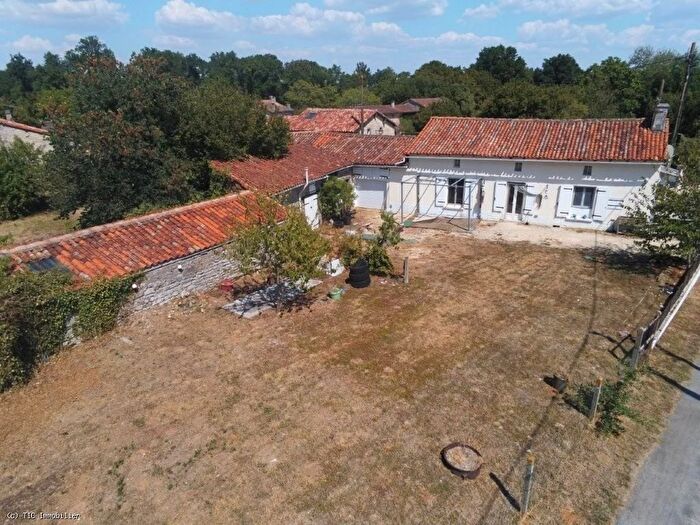 Ruffec : Maison 3 pièces à vendre