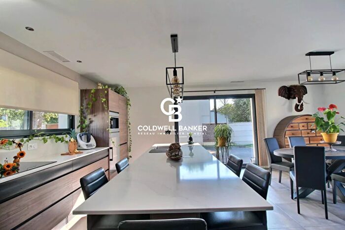 Maison 4 pièces à Salles, à vendre