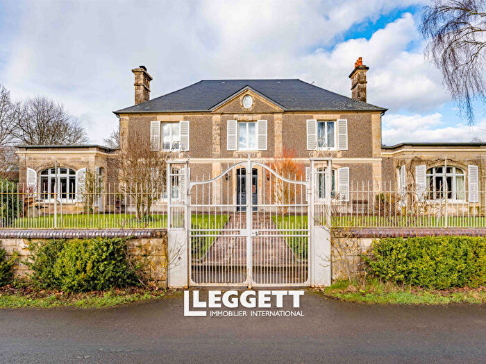 Maison 8 pièces à Tracy-Bocage, à vendre