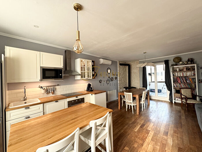 Maison à vendre - Bourges, Aéroport, Vauvert, Pierrelay, Pissevieille - 5 pièces - 4 chambres