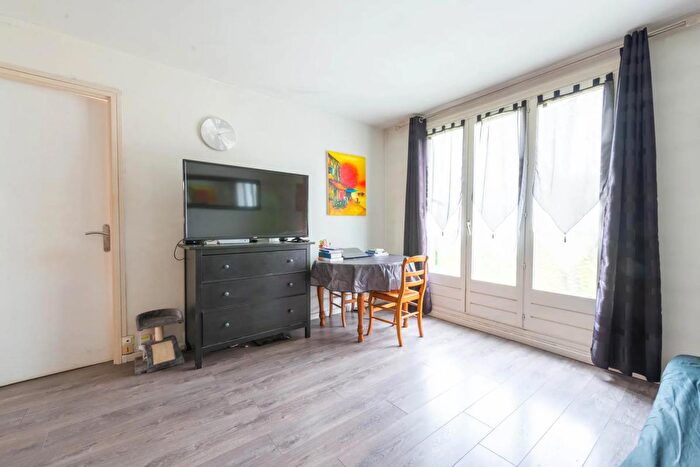 Appartement à vendre - Trappes, La Boissière - 2 pièces - 1 chambre