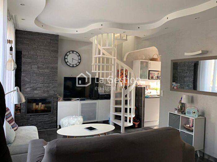 Cimetiere, Créteil : Appartement 3 pièces à louer