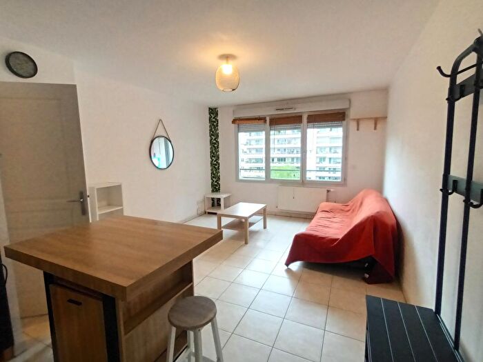 Villeurbanne, Tonkin Sud : Appartement 2 pièces à louer