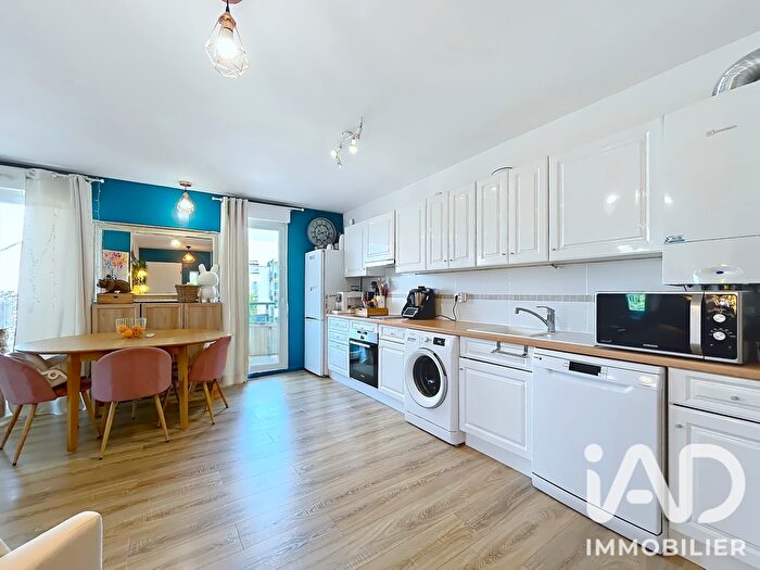 Champs-sur-Marne, Centre-ville : Appartement 3 pièces à vendre