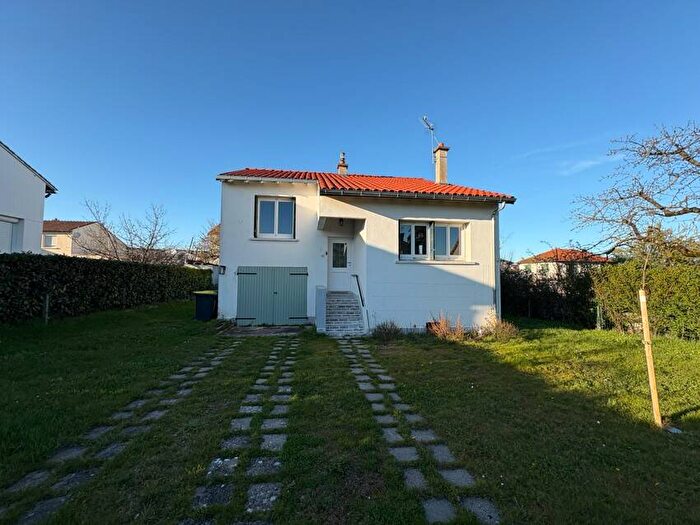 Maison à louer - Riom - 4 pièces - 3 chambres