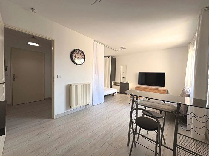 Marseille 6ème, Lodi : Appartement 2 pièces à louer