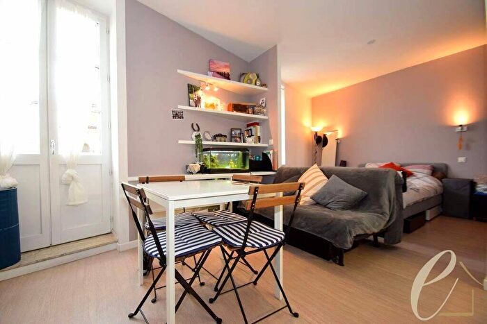 Appartement à louer - Centre, Écully - 1 pièce