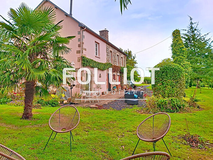 Maison à vendre - Saint-Georges-de-Livoye - 7 pièces - 5 chambres