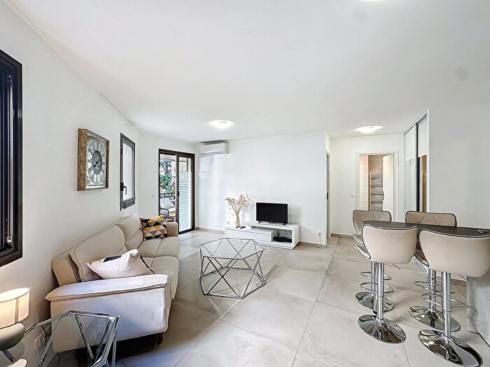 Appartement à vendre - Cannes, Centre-ville - 2 pièces - 1 chambre