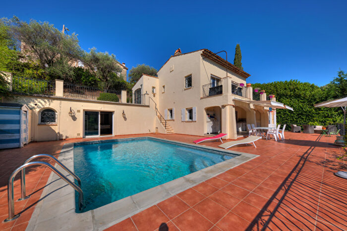 Maison à vendre - Saint-Paul-de-Vence - 5 pièces - 4 chambres