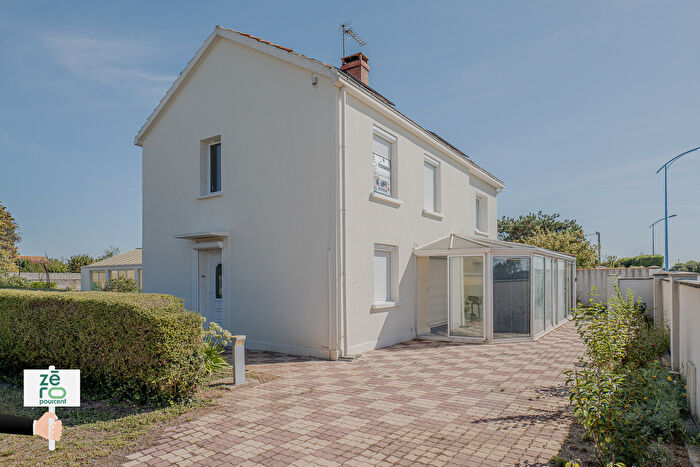 Les Magnils-Reigniers - Maison 7 pièces à vendre