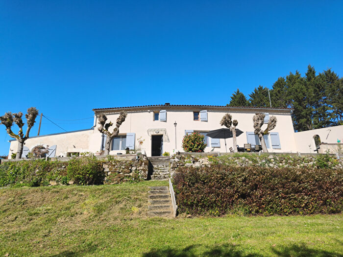 Maison à vendre - Saint-Vincent-de-Pertignas - 6 pièces - 3 chambres