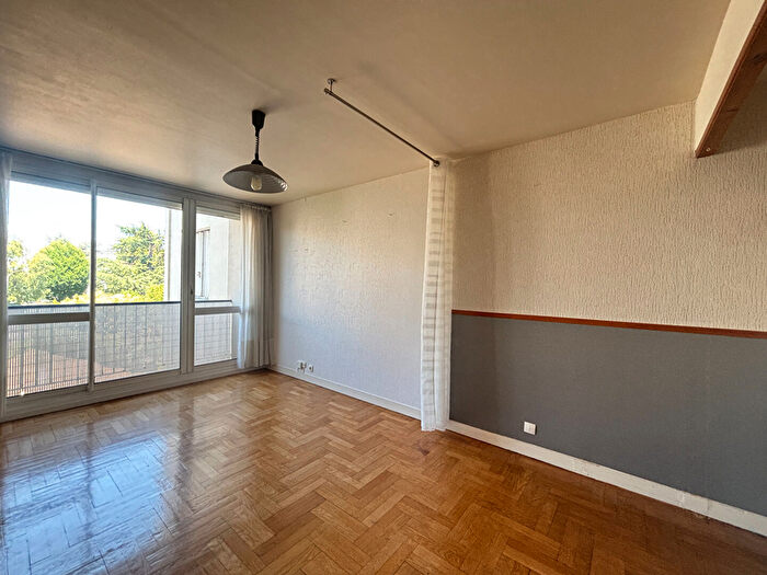 Appartement 1 pièce à Limoges, CHU, à louer