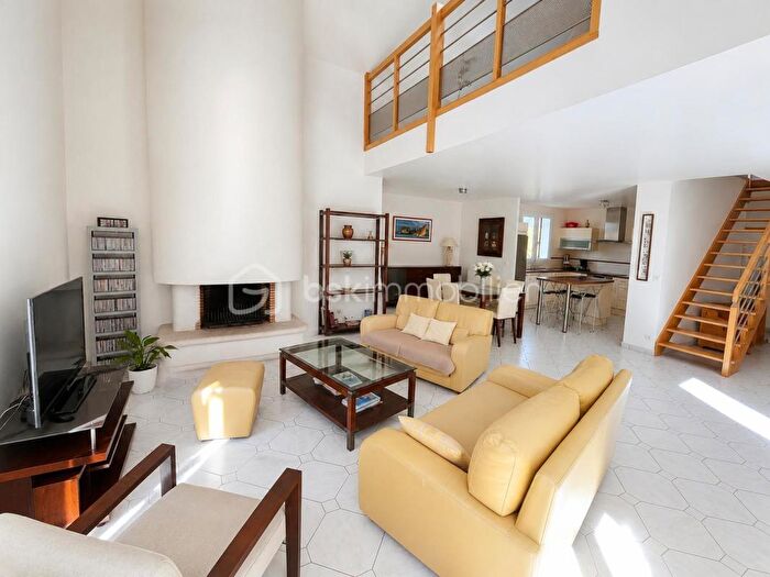 Maison 8 pièces à Ozoir-la-Ferrière, Vieux village, Armainvilliers, Notre Dame, à vendre