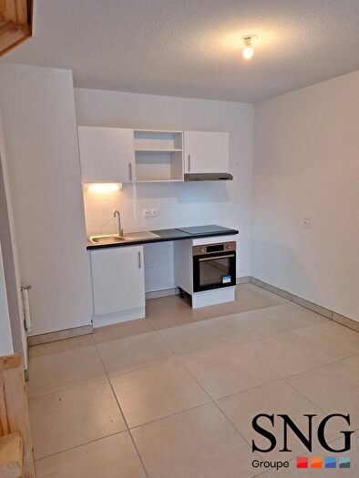 Appartement à louer - Hôpital, Nîmes - 4 pièces - 3 chambres