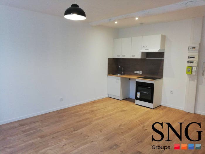 Centre Ville, Castelsarrasin : Appartement 2 pièces à louer