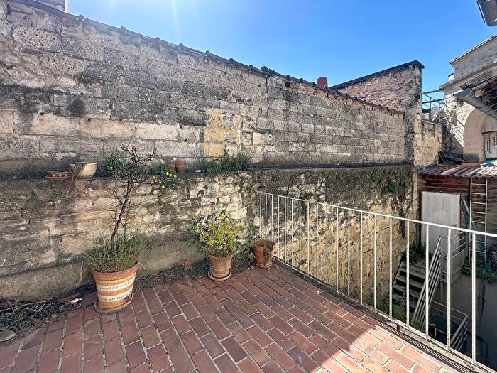 Avignon, Palais des Papes, Zone Piétonne : Appartement 4 pièces à vendre