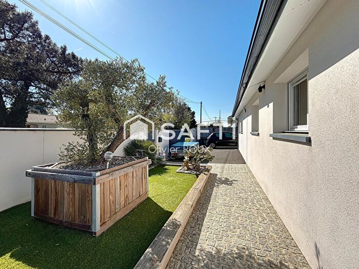 Maison à vendre - Eysines, Le Bourg - 5 pièces - 3 chambres