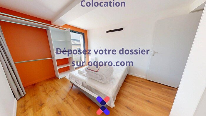 Maison à louer - Le Village, Saint-Priest - 16 pièces - 15 chambres