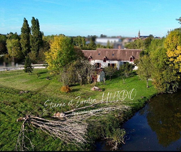 Maison à vendre - La Chapelle-Saint-Laurian - 15 pièces - 2 chambres