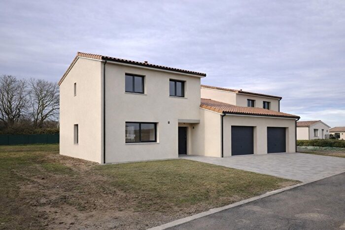 Maison à vendre - Grazac - 5 pièces - 4 chambres