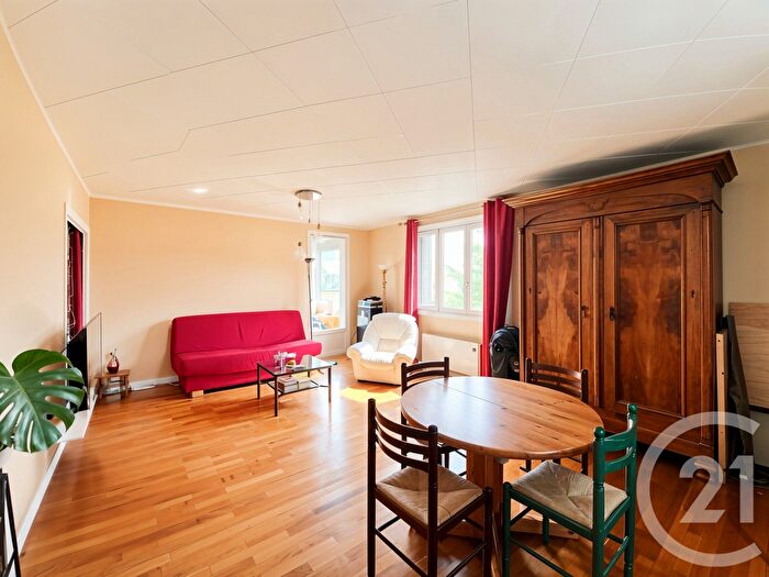 Appartement à vendre - Grigny - 3 pièces - 2 chambres