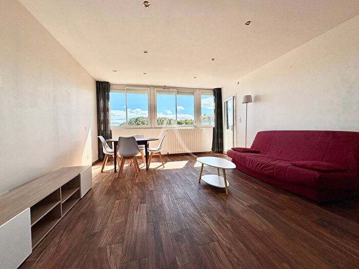 Appartement à louer - Village Thermal, Balaruc-les-Bains - 3 pièces - 2 chambres