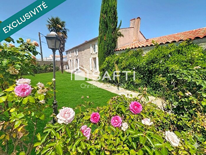 Saint-Jean-de-Liversay - Maison 7 pièces à vendre