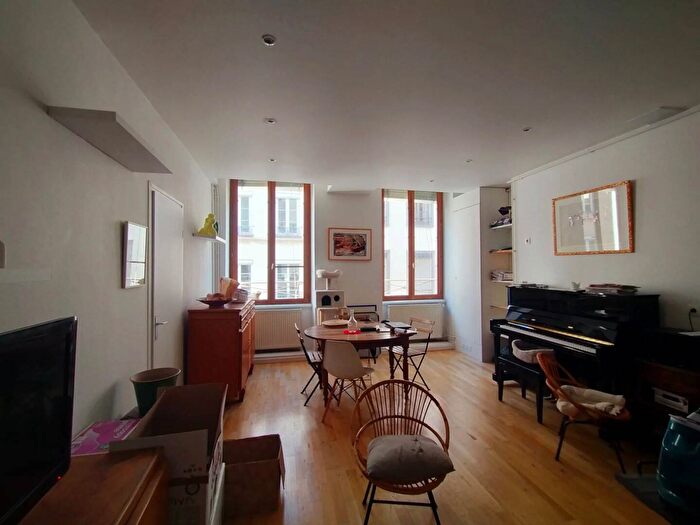 Appartement à louer - Guillotière, Lyon ème arrondissement - 4 pièces - 3 chambres